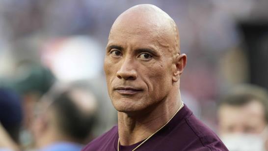 Avión en el que viajaba Dwayne "The Rock" Johnson sufre falla mecánica ...