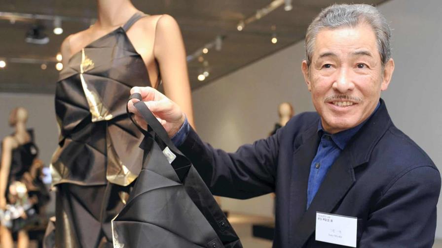 Muere diseñador de moda japonés Issey Miyake - Diario Libre