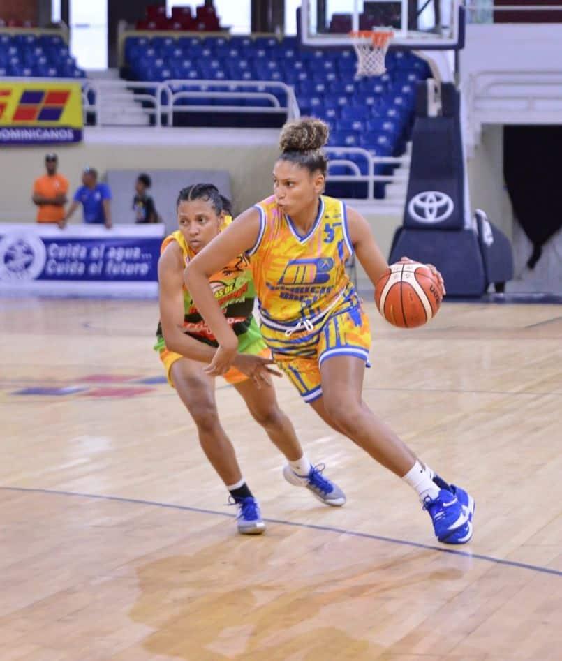 San Lázaro y Mauricio, a uno de la final distrital femenina - Diario Libre