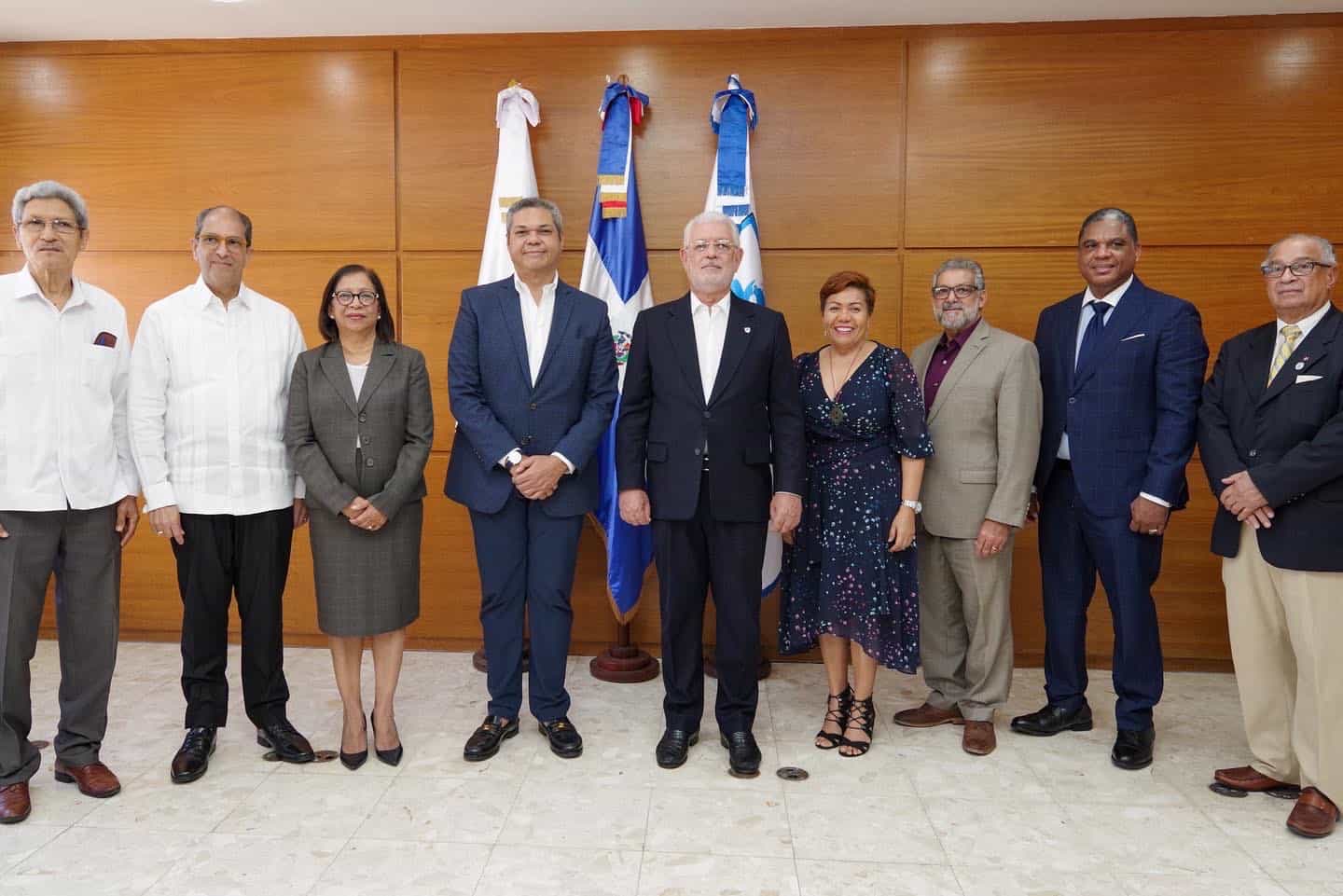 Se firma acuerdo entre Fundación Ramón E. Mella e INESDYC - Diario Libre