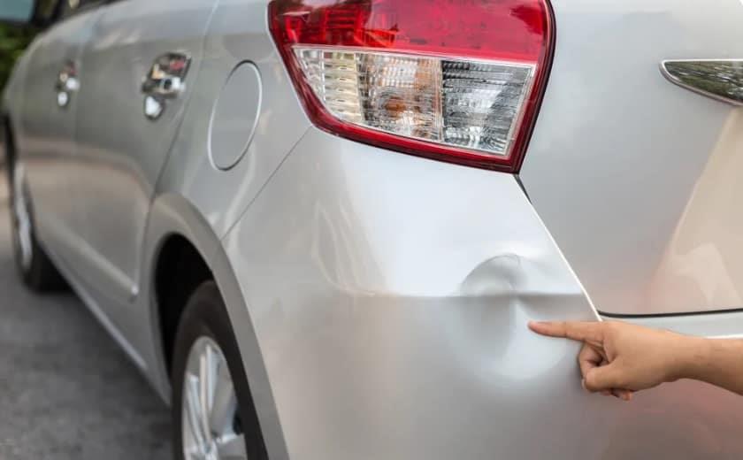 No deberías intentar quitar una abolladura de tu auto - Diario Libre