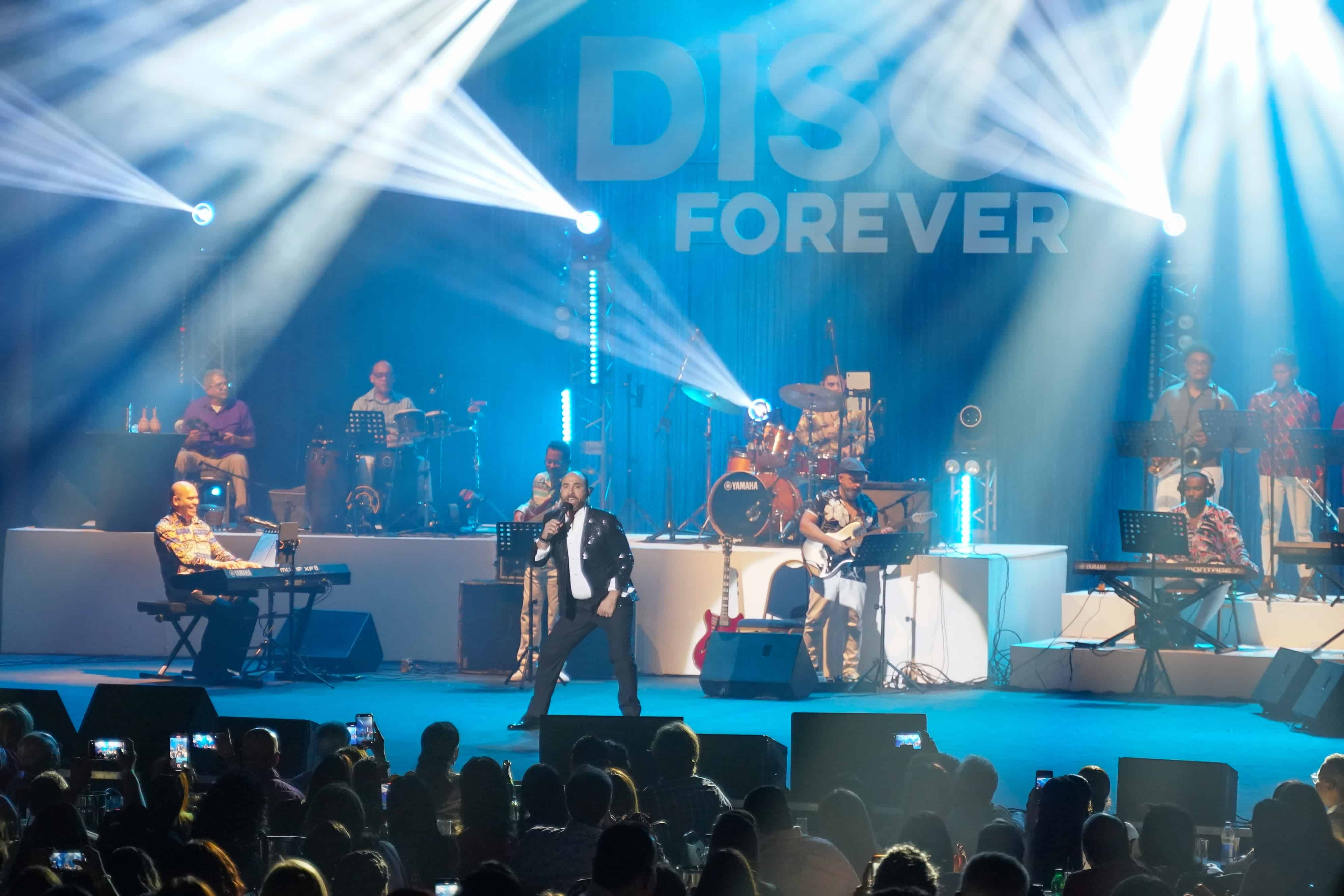Exitoso recorrido musical en Disco Forever - Diario Libre