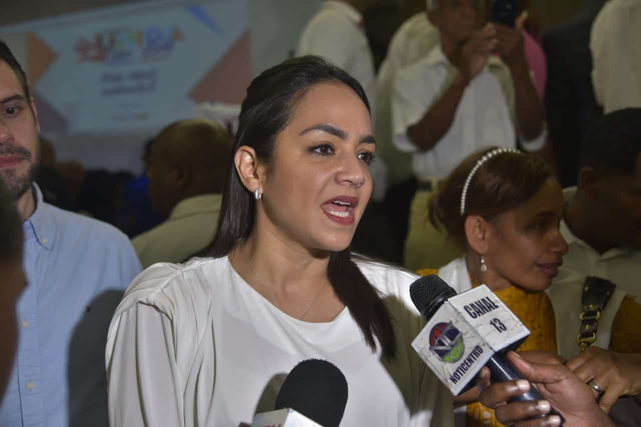 Presentan movimiento por reelección de Luis Abinader - Diario Libre