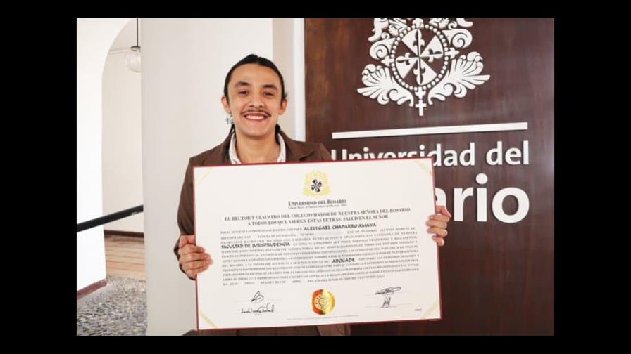 Universidad otorga título de 'abogade' a persona no binaria - Diario Libre