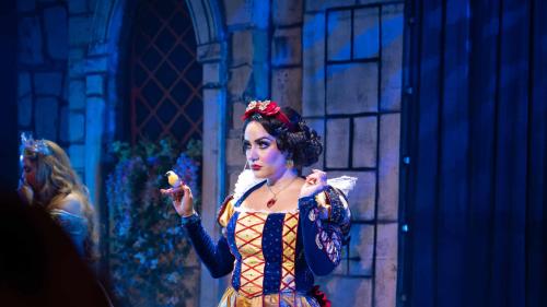 Así fue el debut de Tueska en musicales con Desencantada - Diario Libre