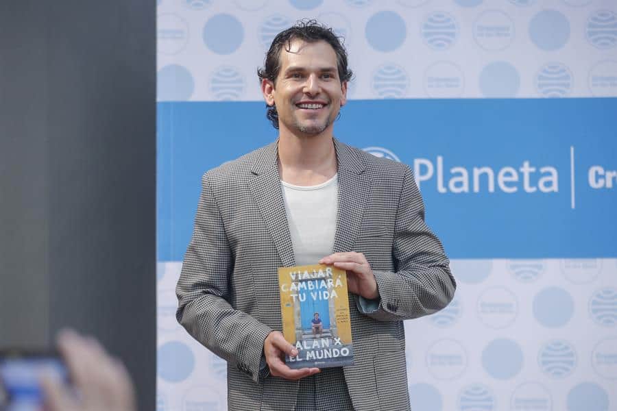 Alan Estrada de"Alan x el mundo" presenta libro sobre viajes - Diario Libre