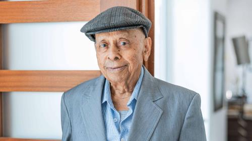 Luto en literatura por partida de Manuel Mora Serrano - Diario Libre