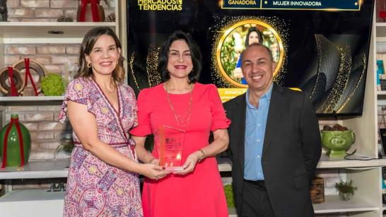 Amelia Reyes Mora galardonada como mujer innovadora - Diario Libre