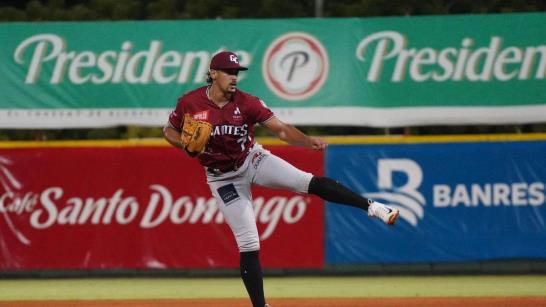 Ronald Guzmán abandona el bate a los 29 años y busca lanzar en la MLB ...