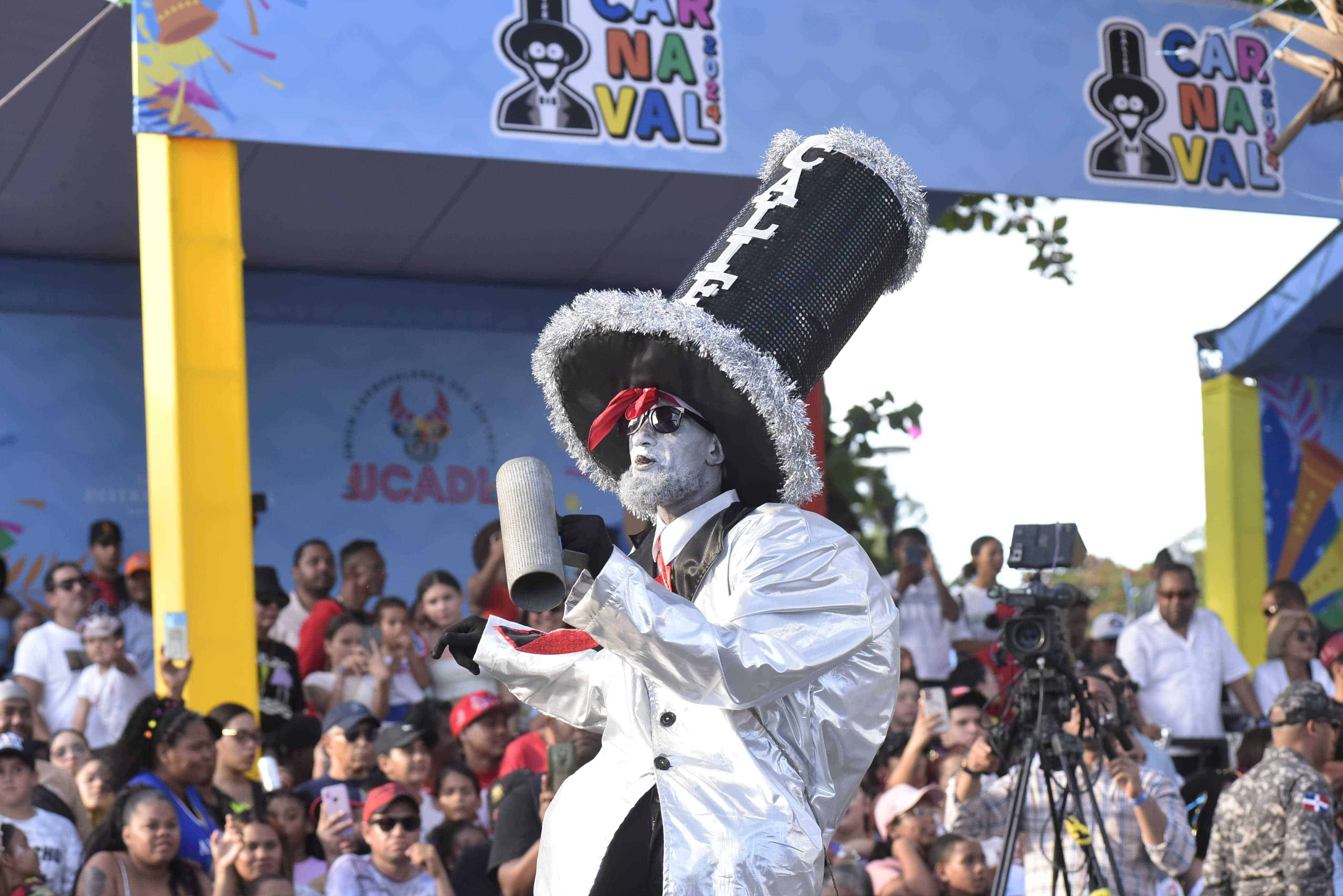 Cultura y fantasía en el Carnaval de Santo Domingo 2024