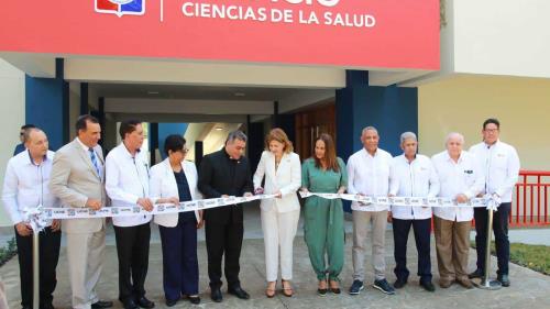 La UCNE inaugura edificio facultad ciencias de la salud - Diario Libre