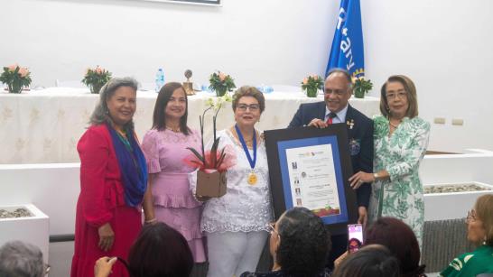 Rotary entrega reconocimientos a 24 damas destacadas - Diario Libre