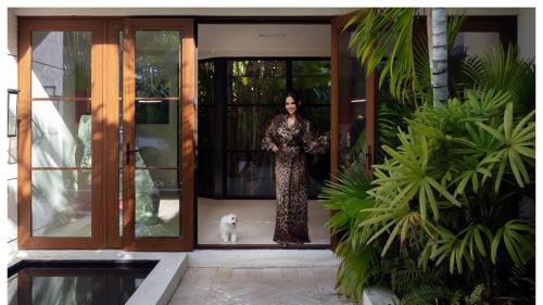 Conoce la mansión de la cantante dominicana Natti Natasha en Miami - Diario Libre