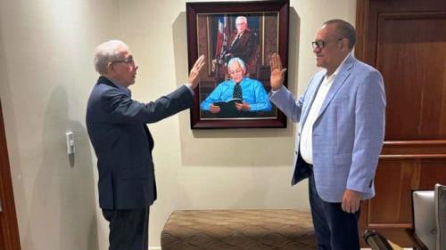 Danilo medina juramenta a Ramón de la rosa en el CP del PLD - Diario Libre