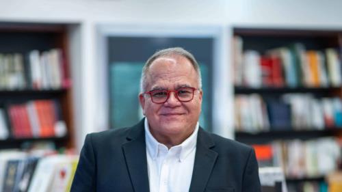 Cuesta Libros invita al autor Armando Lucas Correa a RD - Diario Libre