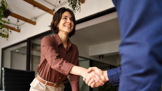 Este jueves se celebra el Día Mundial del Saludo - Diario Libre