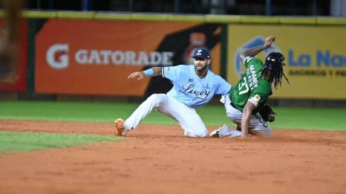 Rosario jonronea y las Estrellas suben al segundo al vencer a Licey ...