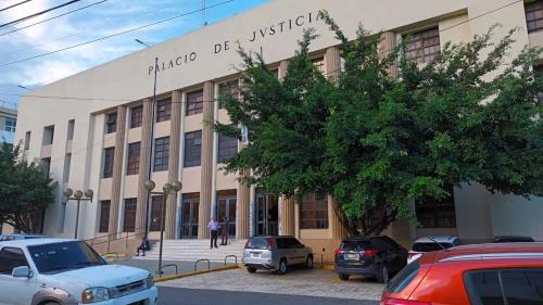 Defensa dice MP persigue a expareja de Núñez de Aza sin pruebas ...