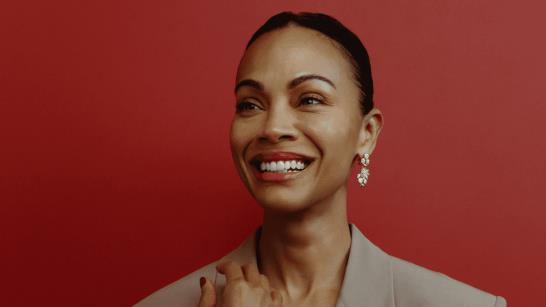 Zoé Saldaña muestra detrás de cámara de colaboración con Cartier ...