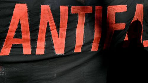 Trump designa como terrorista al movimiento Antifa - Diario Libre