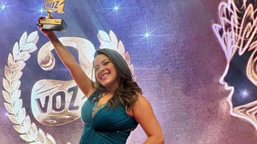 Sixta Morel gana "Mejor Voz Internacional Idioma Extranjero" en Bogotá ...