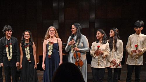 Violinista Aisha Syed lleva su arte de La India a Ohio - Diario Libre