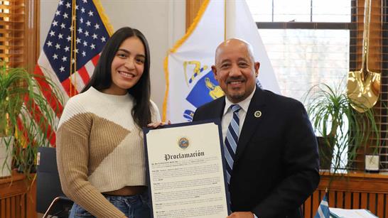 Alcaldía de Lawrence reconoce a la periodista Stephanie Hilario Soto ...