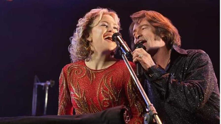 Hugh Jackman y Kate Hudson en la película "Song Sung Blue" - Diario Libre