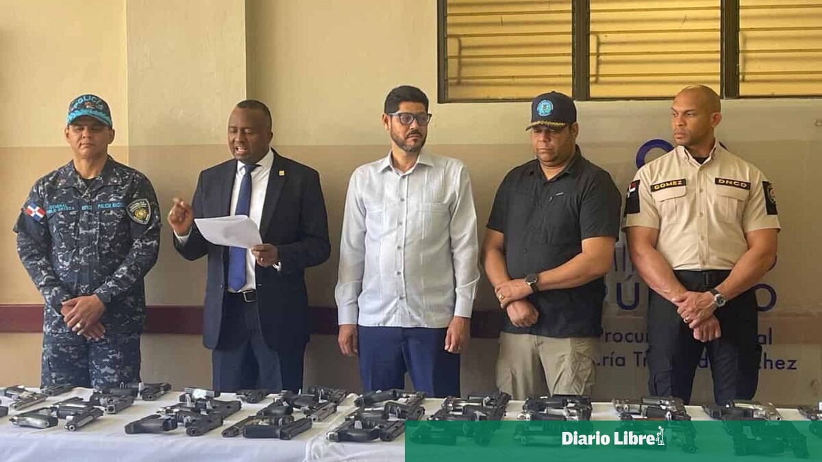 Fiscalía entrega 116 armas de fuego a Interior y Policía - Diario Libre