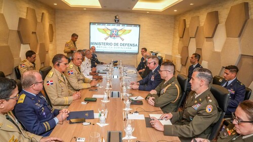 Ministro de Defensa recibe delegación del Comando Sur de EE. UU ...