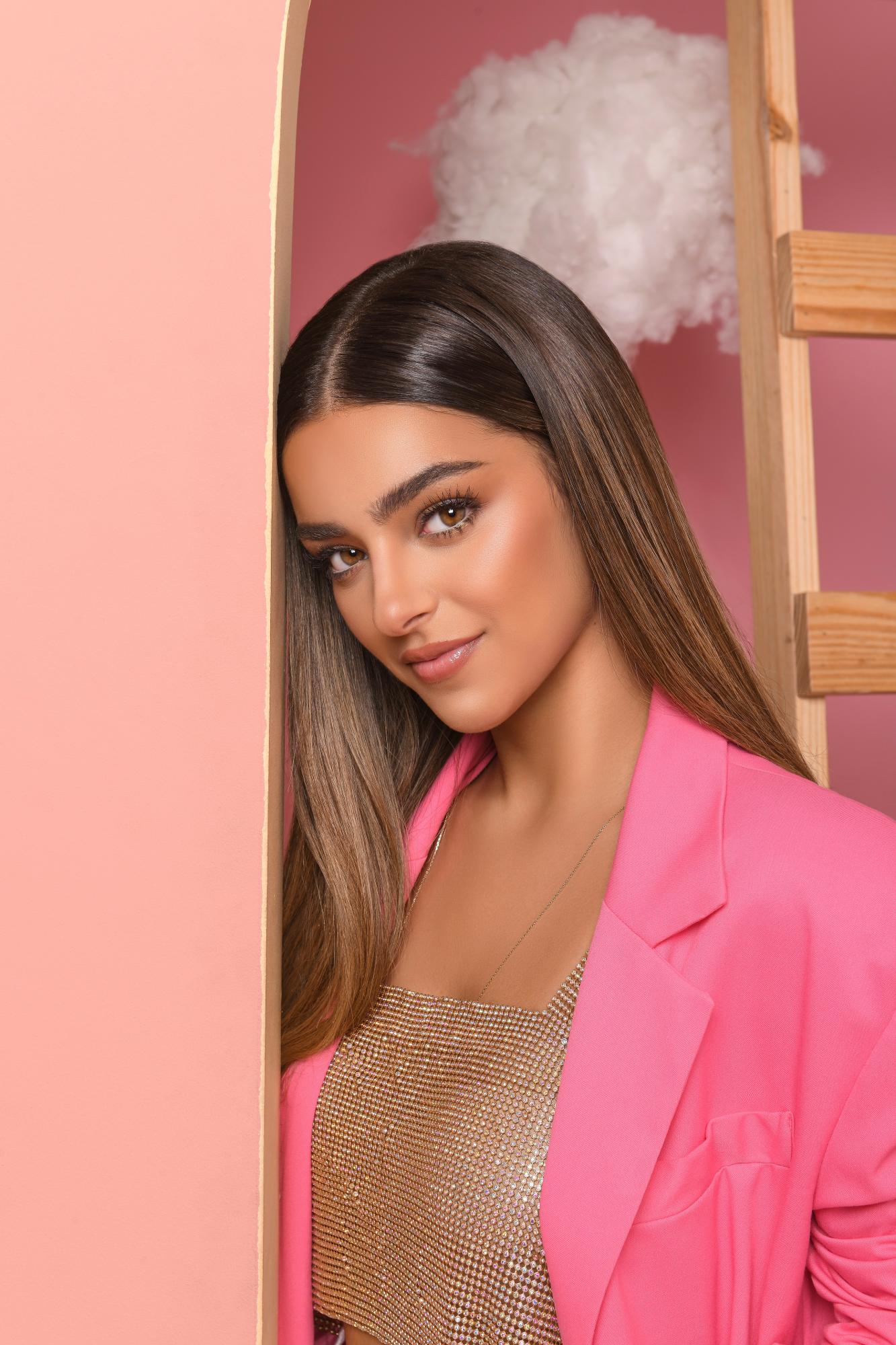 “Adri”, una dominicana en el radar de Spotify por su versátil estilo ...