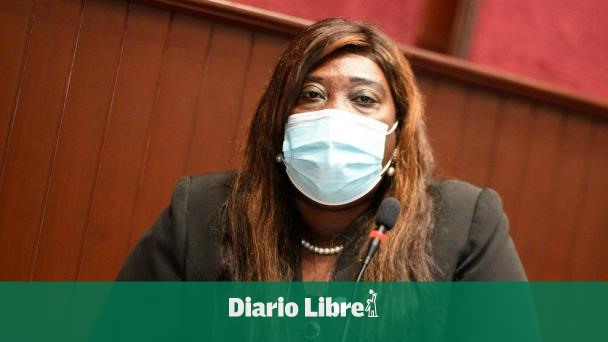 A pesar de incidente con policías, diputada Dulce Rojas apoya el toque de queda - Diario Libre