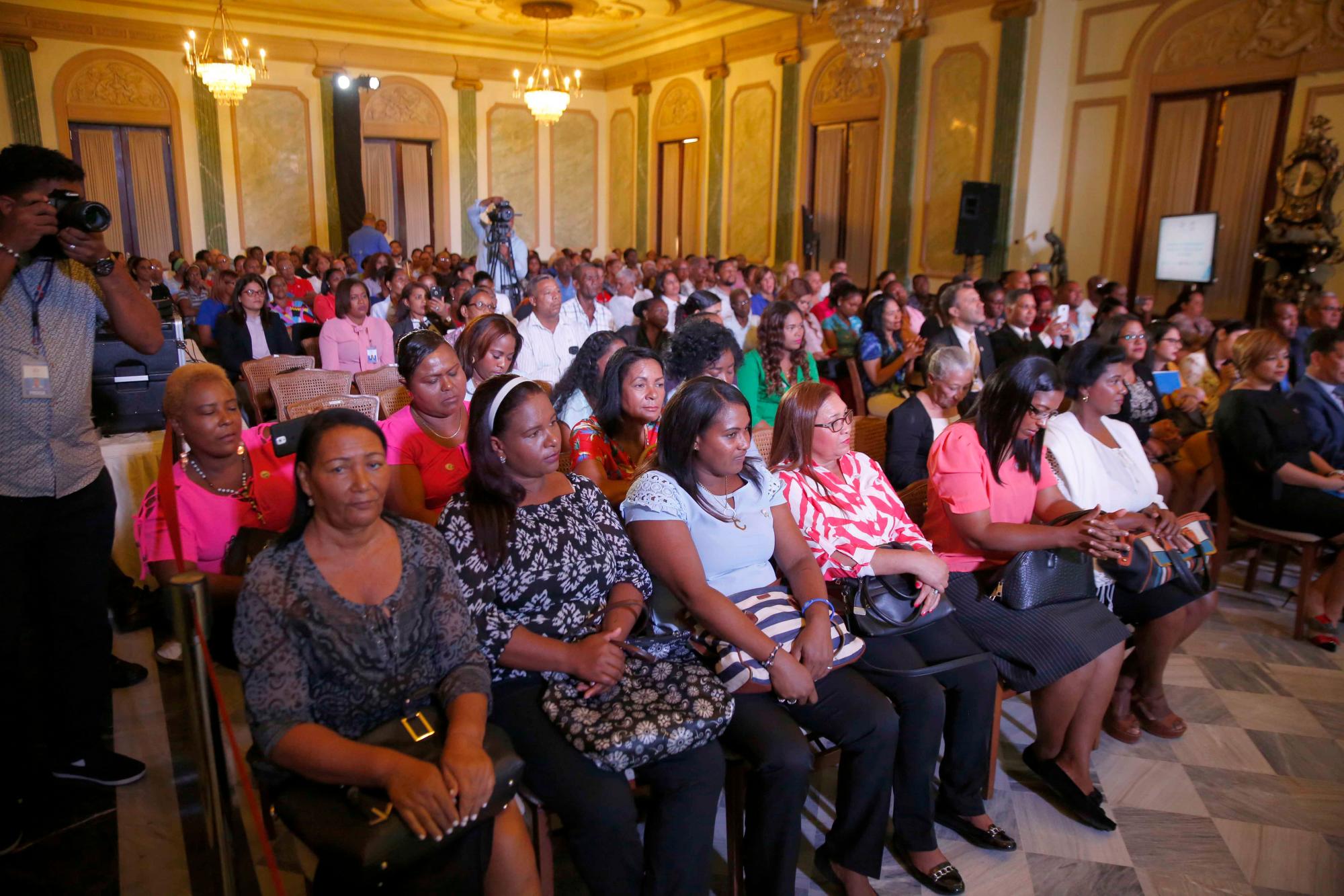 Familias Prosoli reciben RD$470 millones en microcréditos para ...