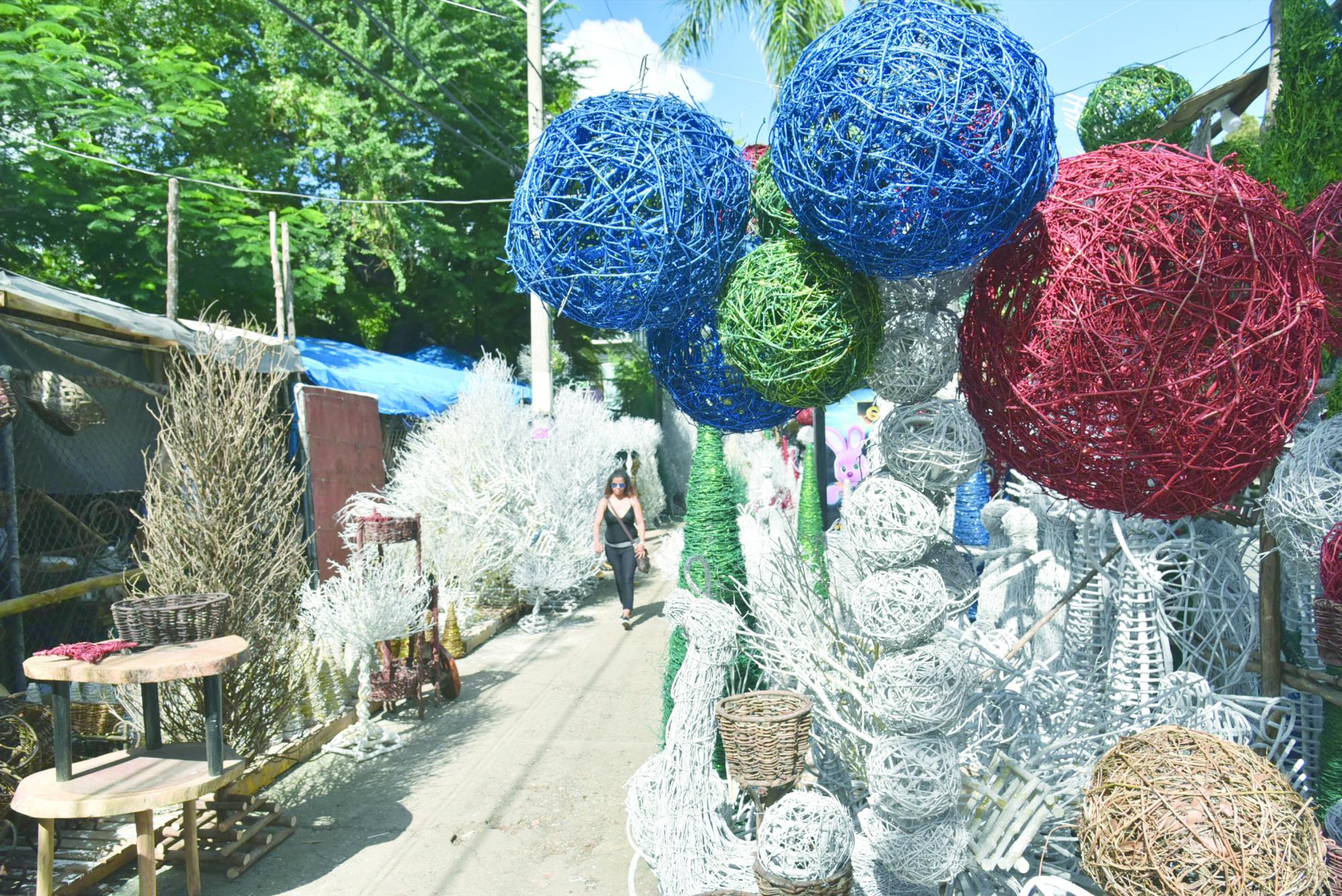 La vida temporal de los negocios navideños de charamicos en el GSD ...