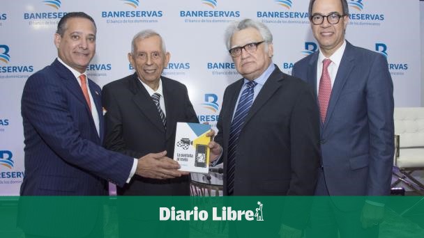 Luis Beiro presenta su libro “La pantalla al revés” - Diario Libre