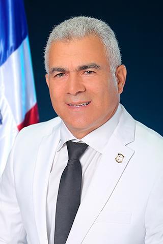 Senador Castillo tiene más de RD$ 47.7 millones - Diario Libre