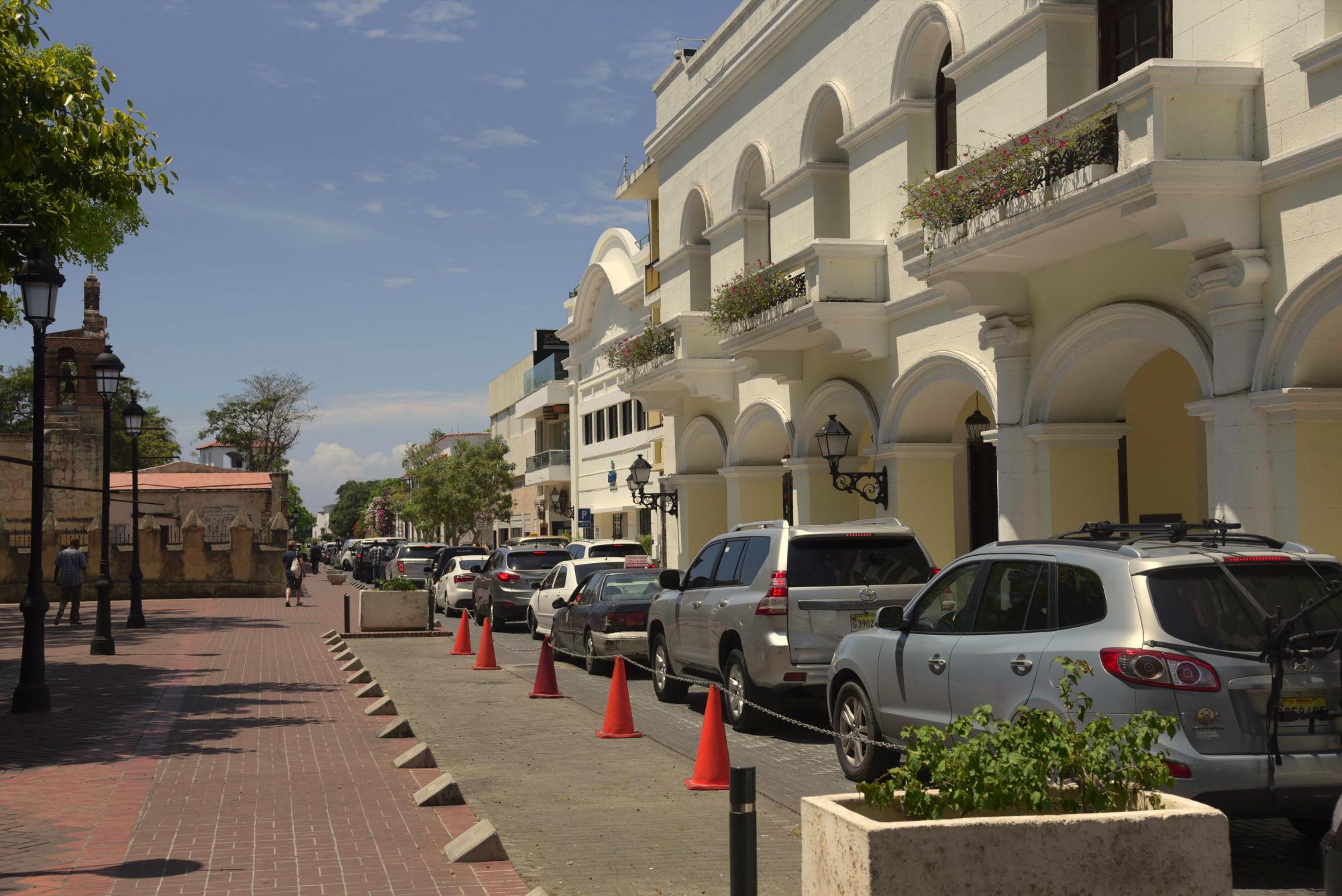 Tapones por doquier en la Zona Colonial por la 22 Feria Internacional ...