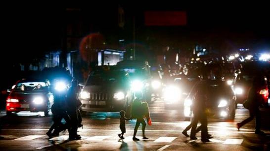 Persiste apagón en Venezuela; es el más largo de su historia - Diario Libre