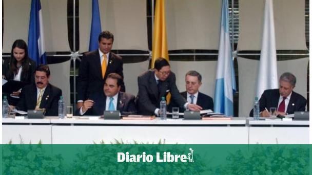 Guatemala Honduras Y El Salvador Firman Sendos Tlc Con Colombia
