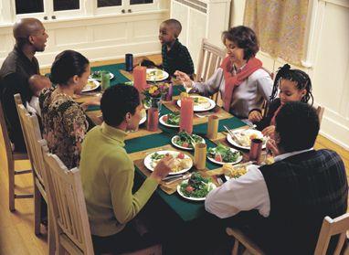 Cenando en casa a mucha honra - Diario Libre