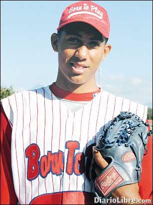 Michael Inoa, fenómeno del pitcheo - Diario Libre