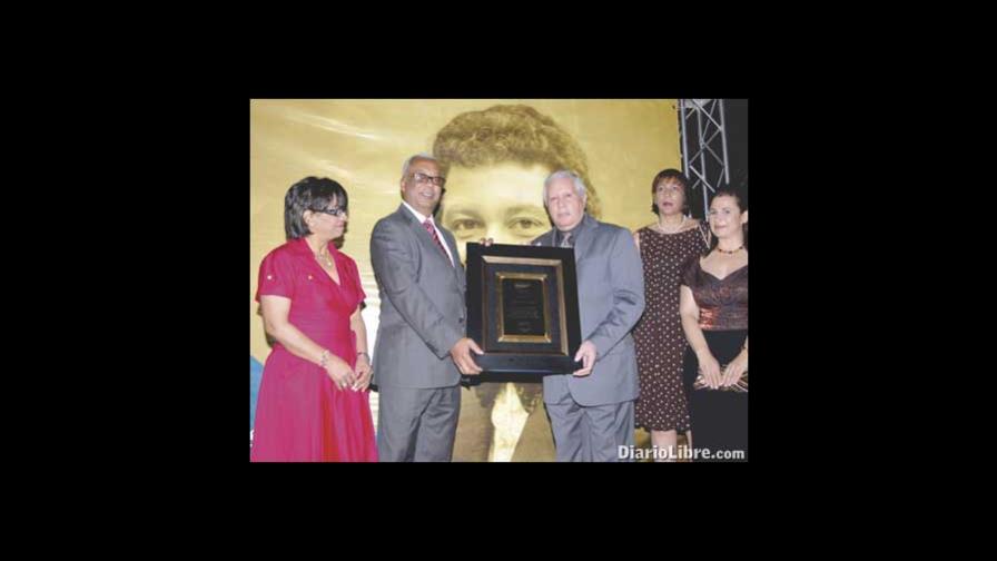 Los éxitos de Fernando Casado, reserva musical - Diario Libre