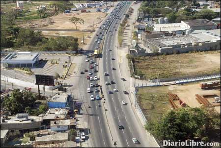 Public Works begins fixing Duarte Highway - Diario Libre