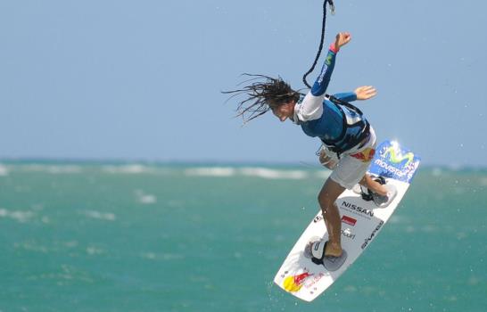 Dominicano Ariel Corniel gana Mundial de Kiteboarding - Diario Libre