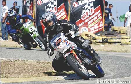 Padre e hijo triunfan en la motovelocidad - Diario Libre