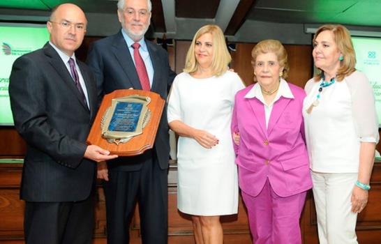 Homenaje a Eduardo A. García Vásquez - Diario Libre